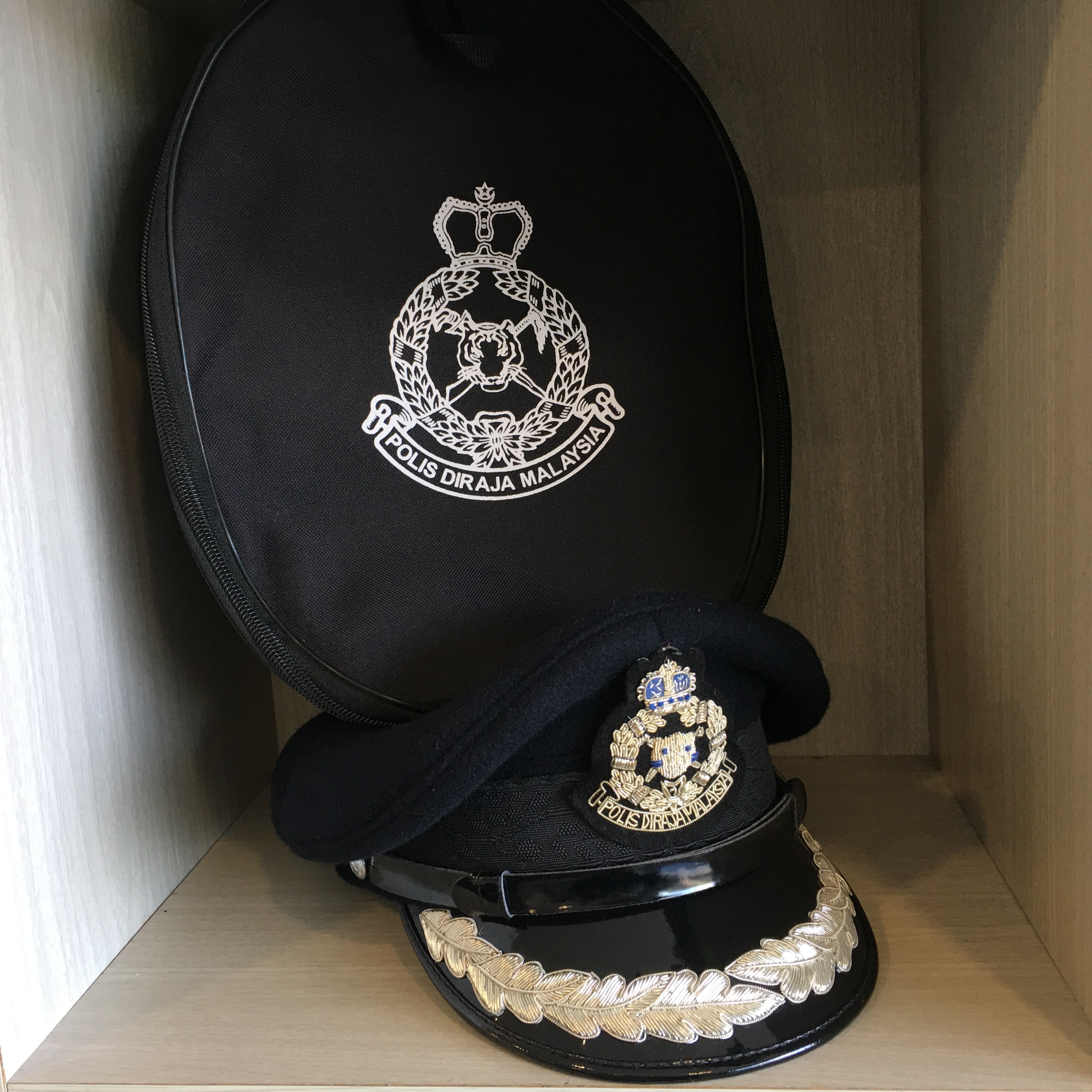 PIP Cap Pegawai Lelaki With Cover